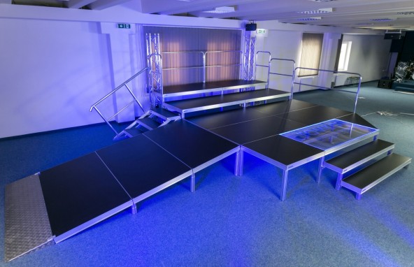 TOMKO®stage modular staging system